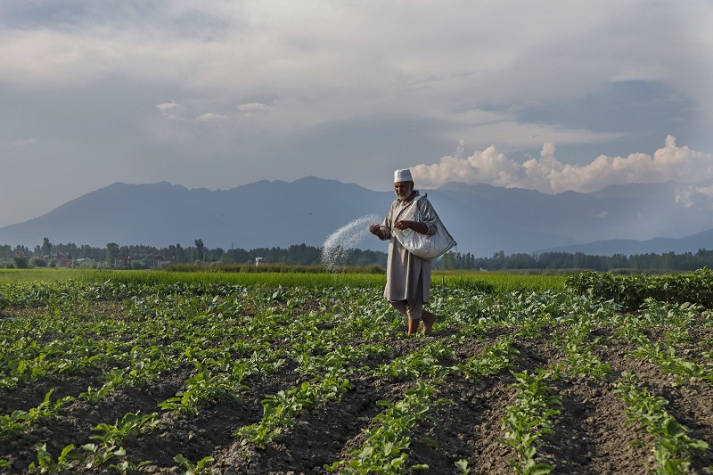 Kisan Sampark Abhiyan Reaches Out To Over 2 Lakh Farmers In J&K - Bazar ...